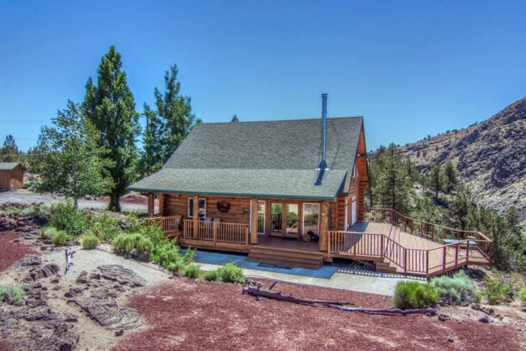 24 Charming Cabins in Oregon to Rent for Your Next Getaway