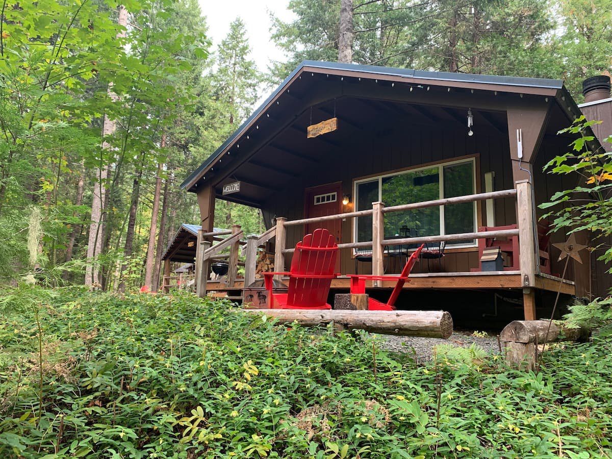 24 Charming Cabins in Oregon to Rent for Your Next Getaway