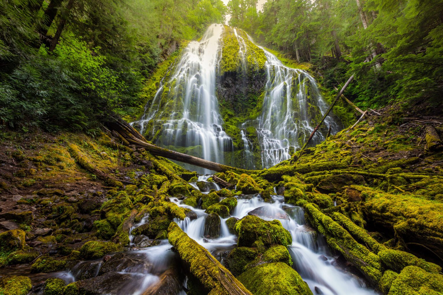 15 Spectacular Waterfalls In Oregon To Explore Now
